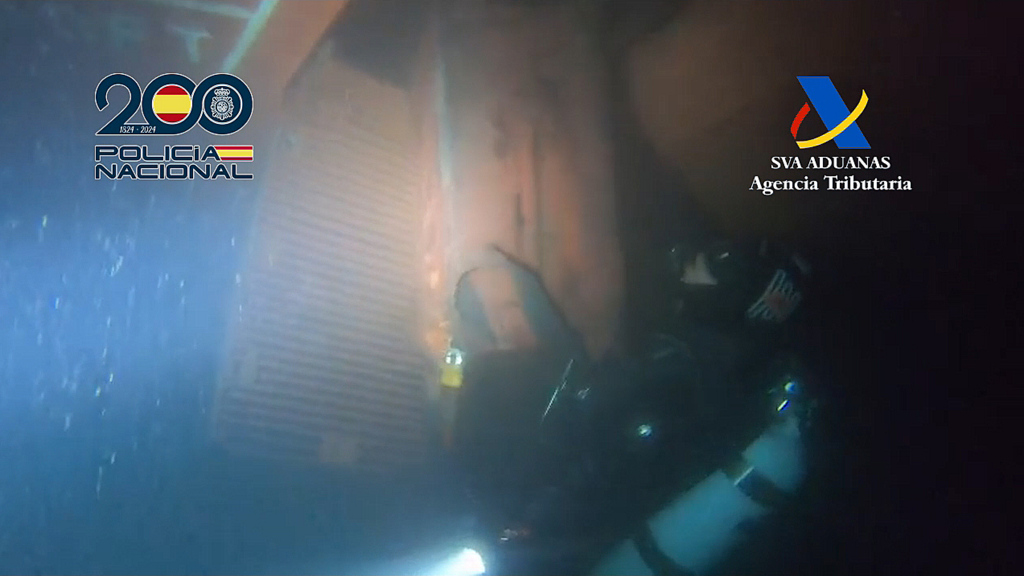 Intervenidos 150 Kilos De Cocaína En La Estructura Sumergida Del Casco