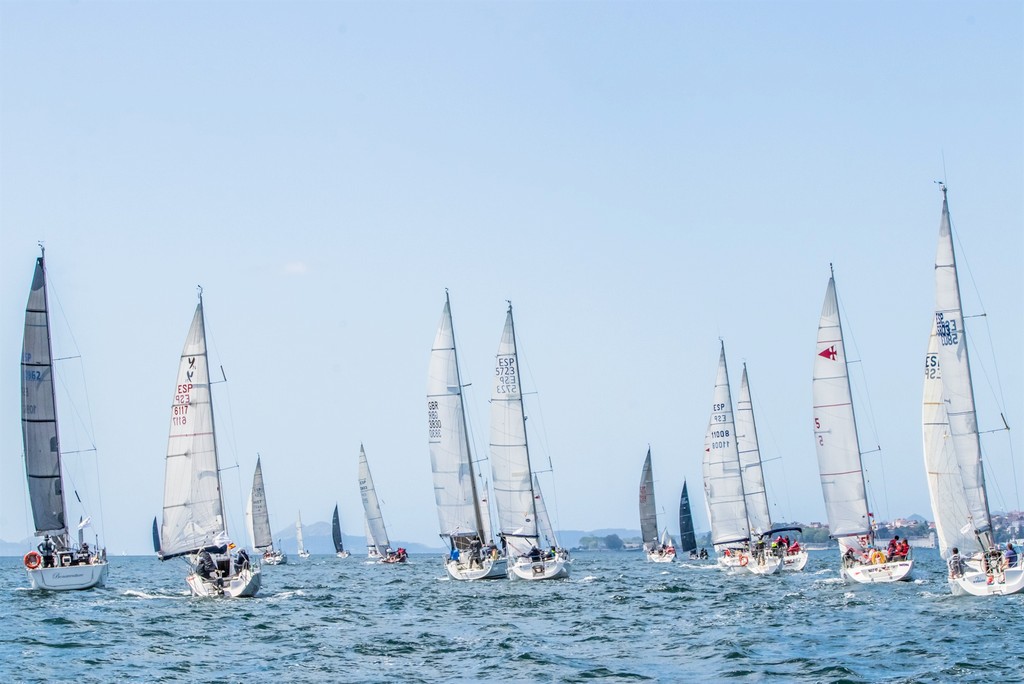 2025-04-26 – Parte de la flota del Trofeo Verde rumbo a Baiona – Foto ...